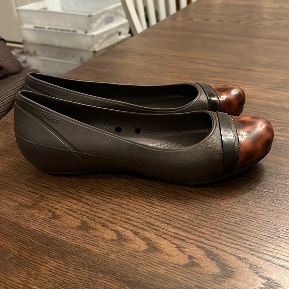 CROCS | Shoes | Crocs Leopard Round Toe Ballet Slip On Comfort Brown ...